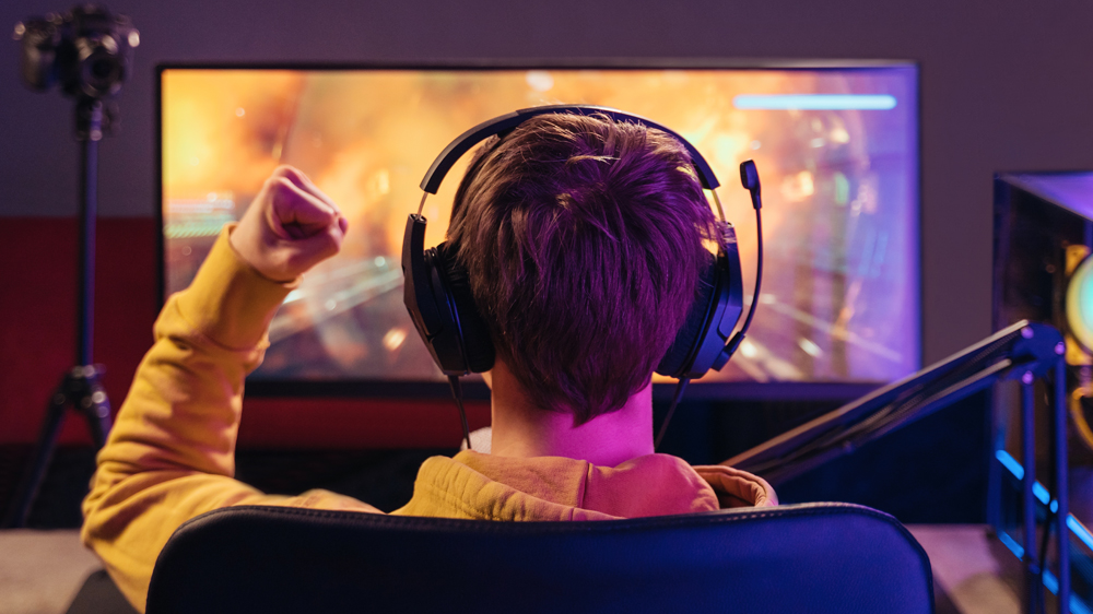 Herní PC Lynx Challenger R7 32/2000 GB | Planeo